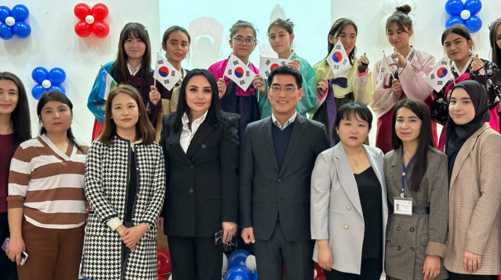 TDPU akademik litseyida Koreya milliy yangi yil bayrami nishonlandi ...