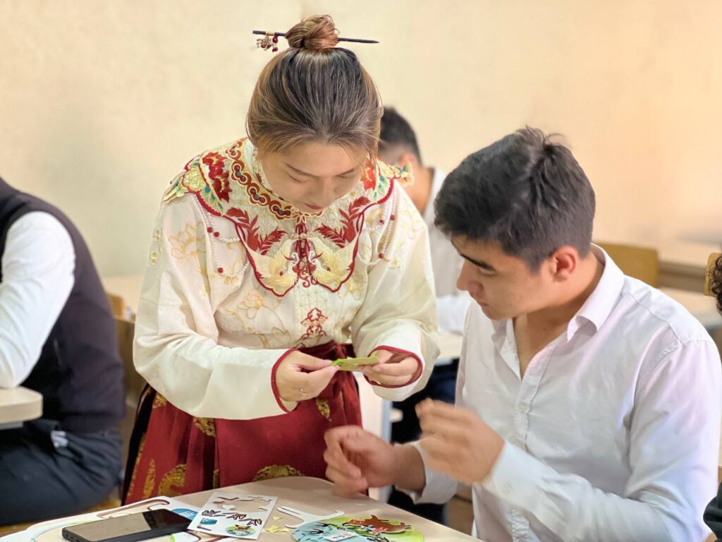 В академическом лицее Ташкентского государственного педагогического ...